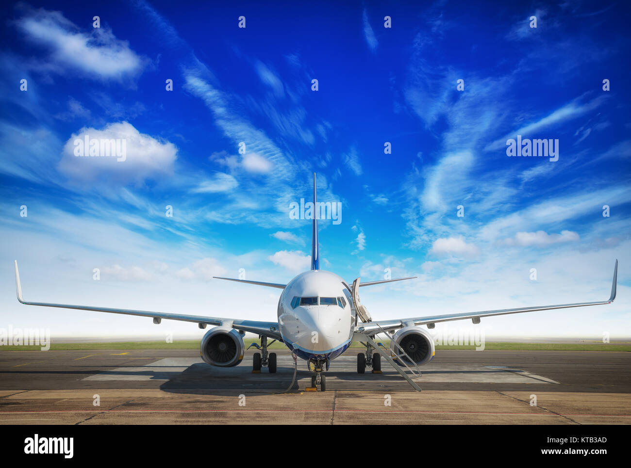 airliner getting prepared for take off Stock Photo - Alamy
