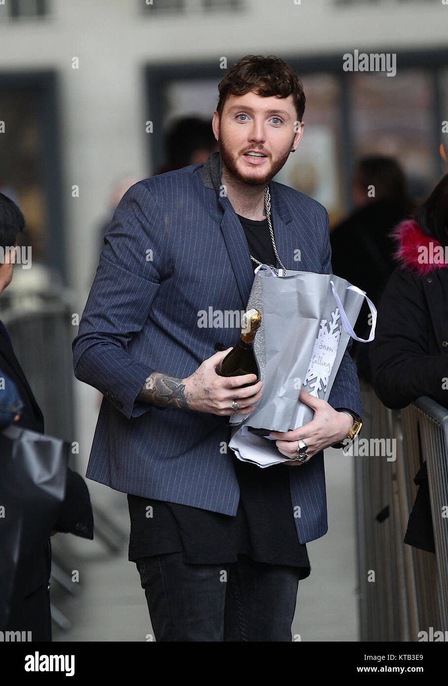 Bbc radio studios hi-res stock photography and images - Alamy