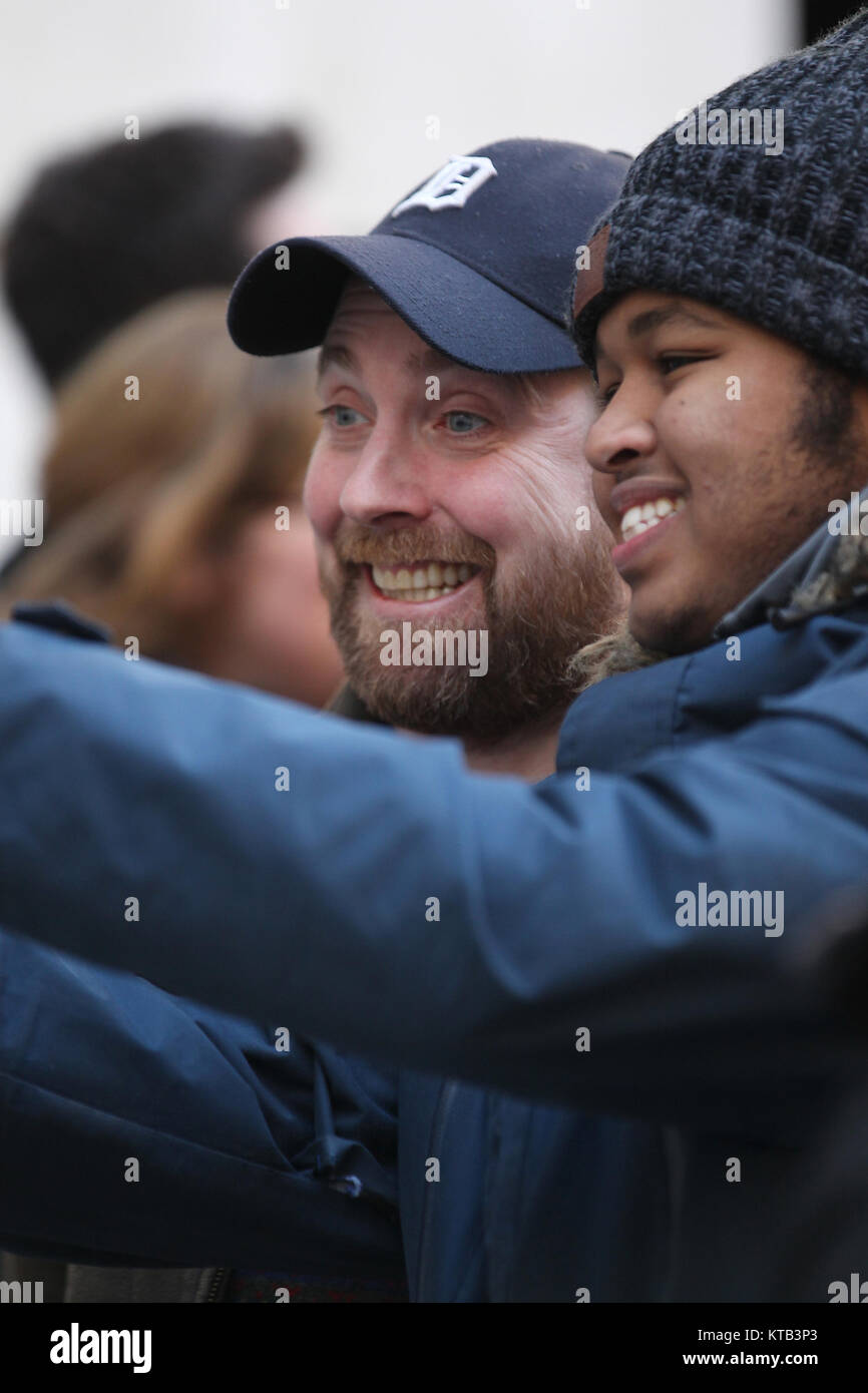 London, UK. 16th December, 2017. Ricky Wilson frontman of the Kaiser ...