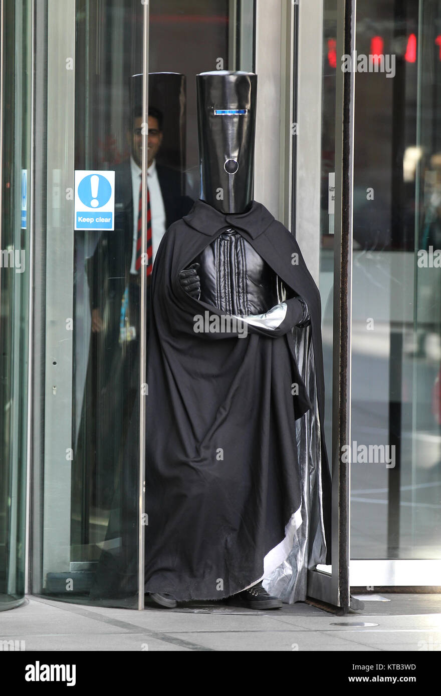 London, UK. 18th December, 2017. Lord Buckethead Political leader seen ...
