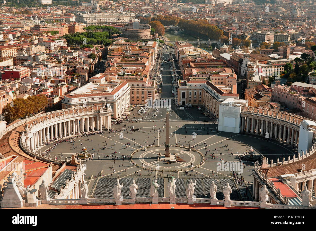 Statues in rome square High Resolution Stock Photography and Images - Alamy
