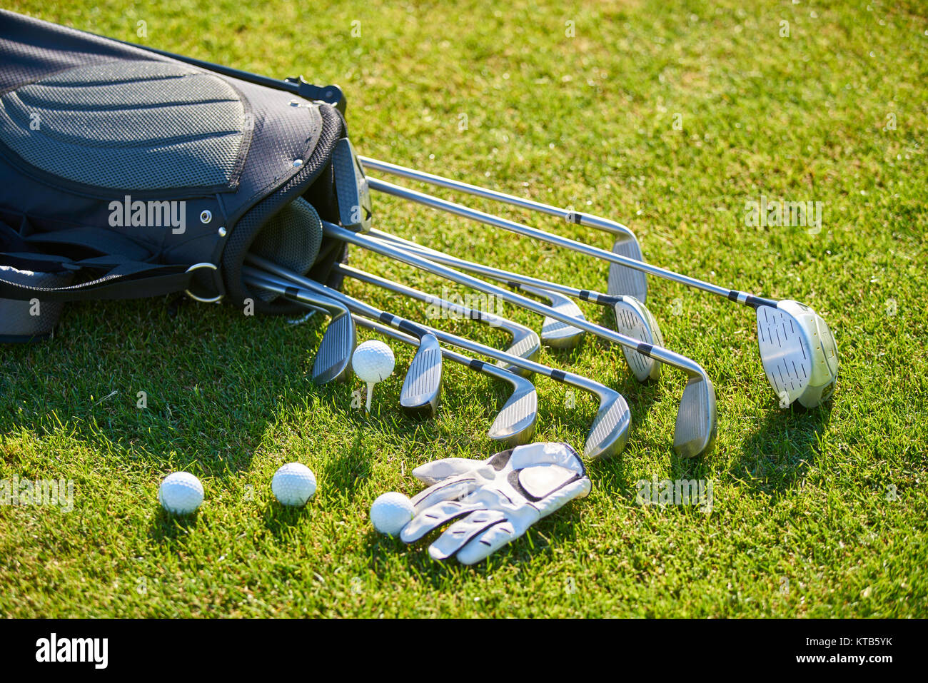 Person playing golf hi-res stock photography and images - Alamy