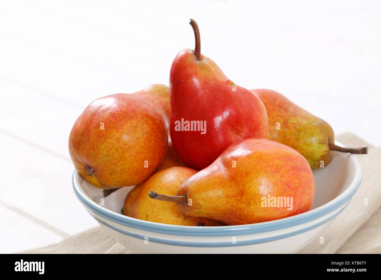 ripe red pears Stock Photo - Alamy