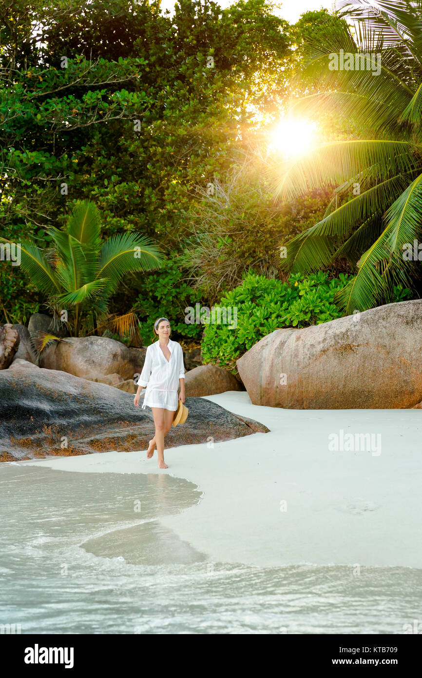 Walking on the beach Stock Photo - Alamy