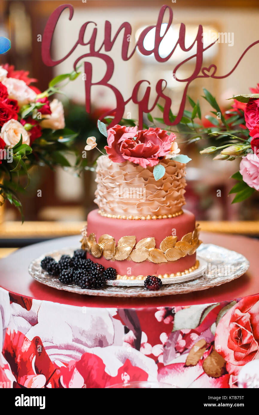 Multi level cake hi-res stock photography and images - Alamy