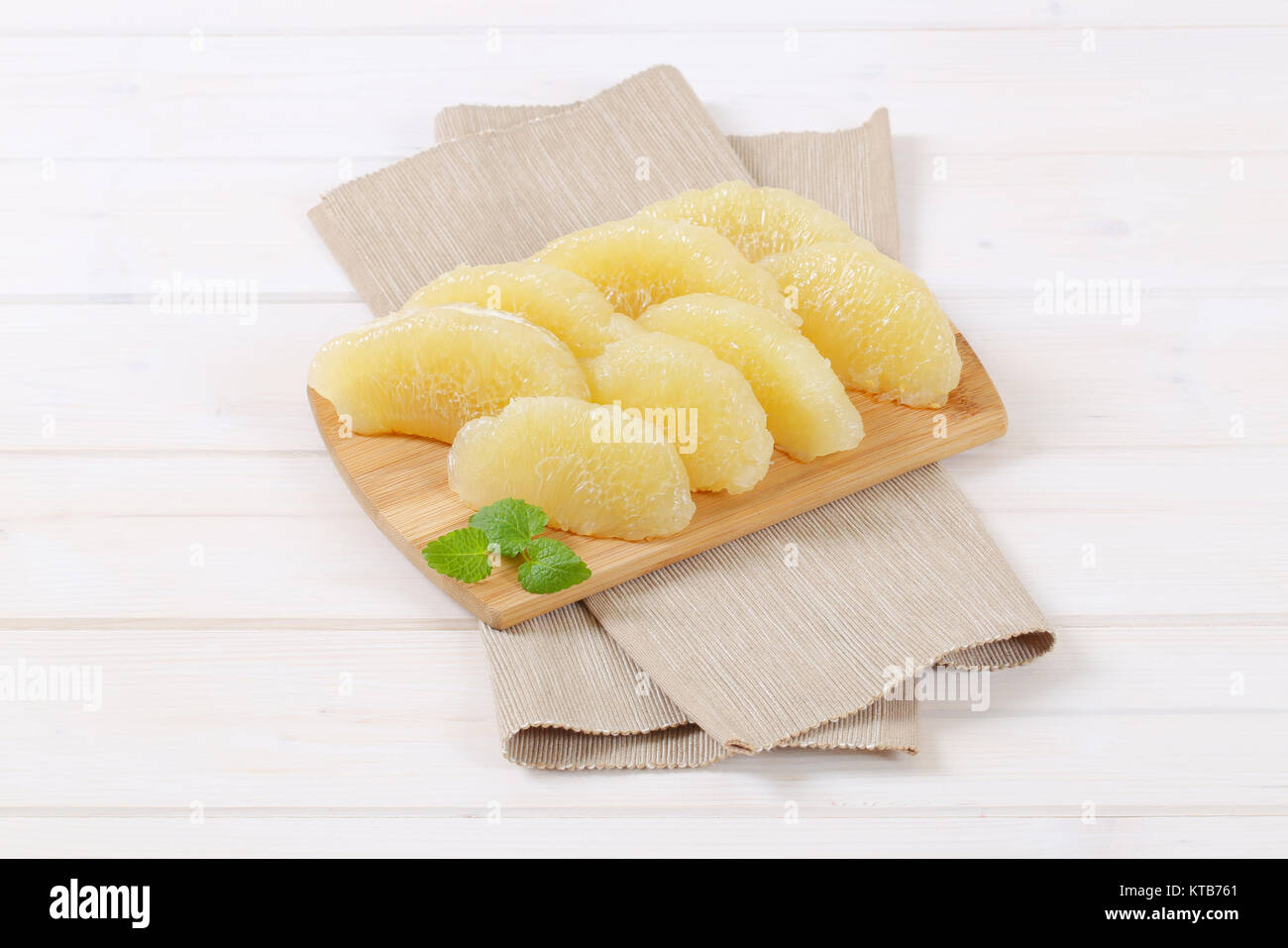 peeled pomelo segments Stock Photo - Alamy