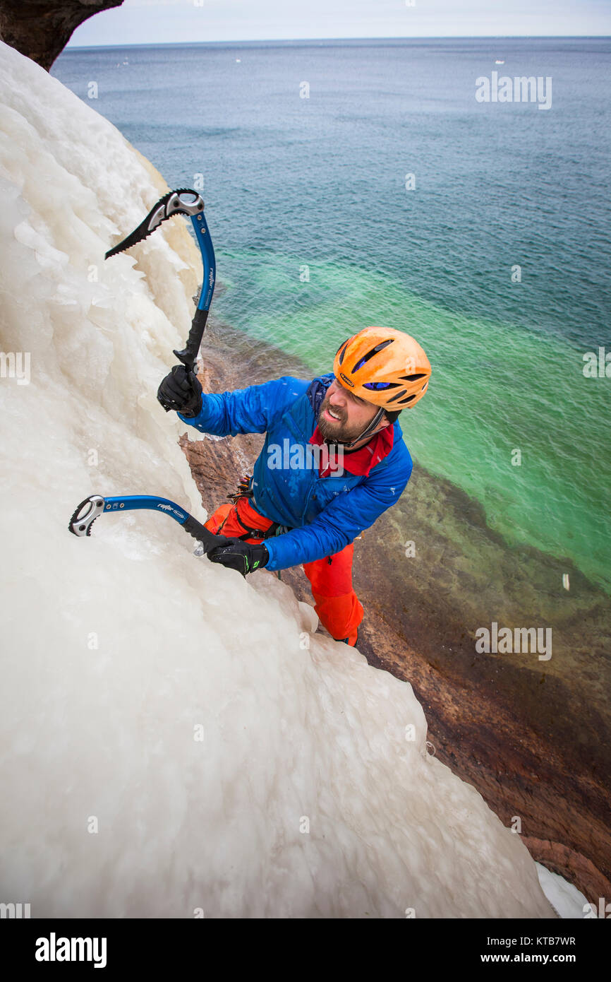 Pictured rocks national lakeshore ice hi-res stock photography and ...