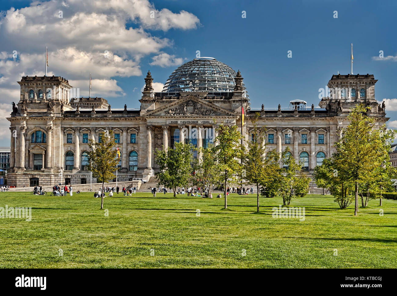 Berliner reichstag hi-res stock photography and images - Alamy