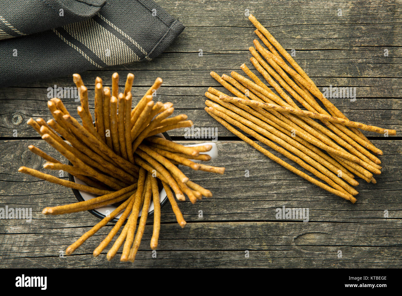 Crunchy salted pretzel sticks hi-res stock photography and images - Alamy