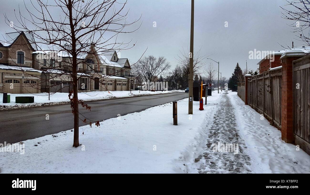 Canadian suburban area in Winter Stock Photo - Alamy