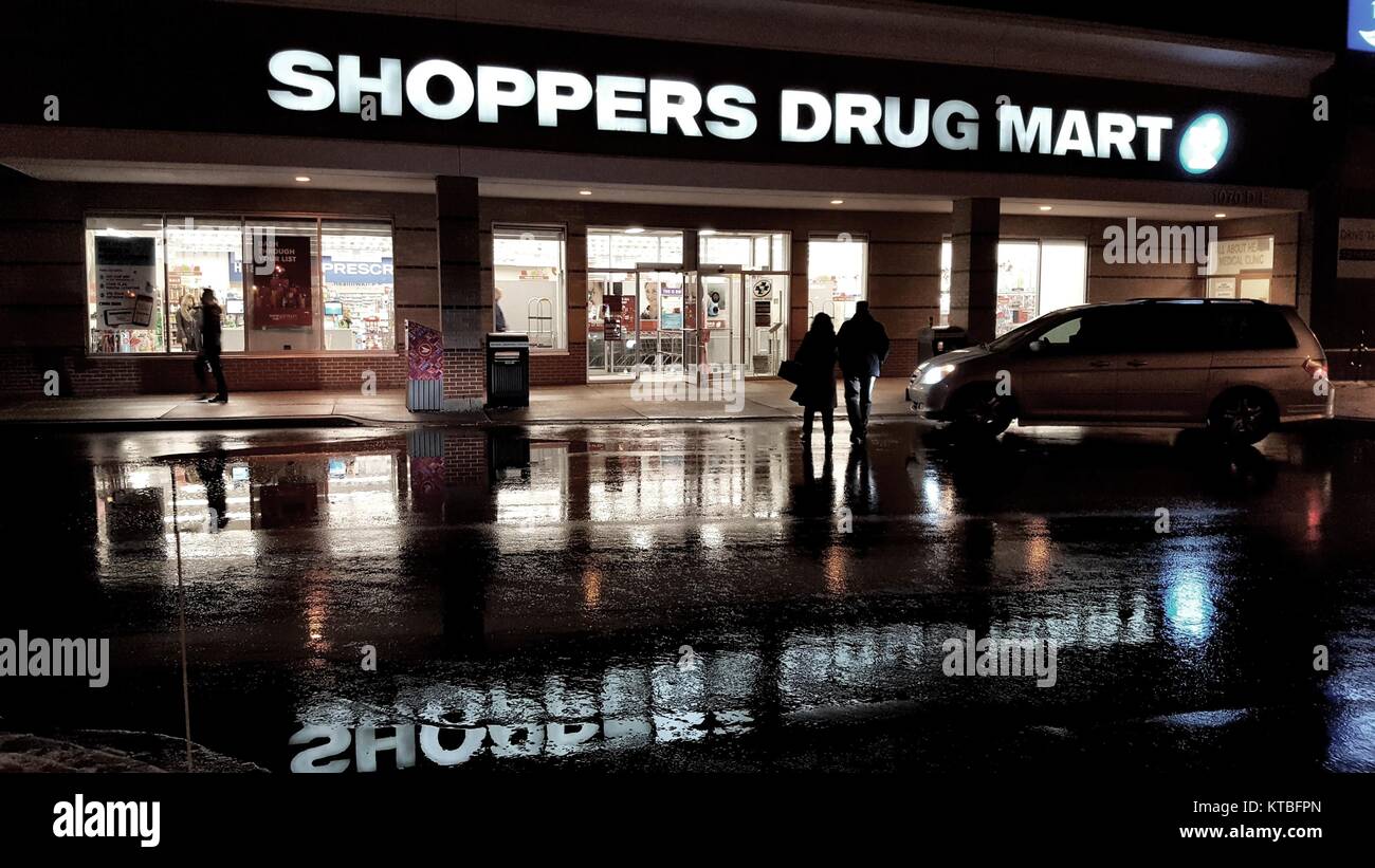 Shoppers Drug Mart store by night Stock Photo - Alamy