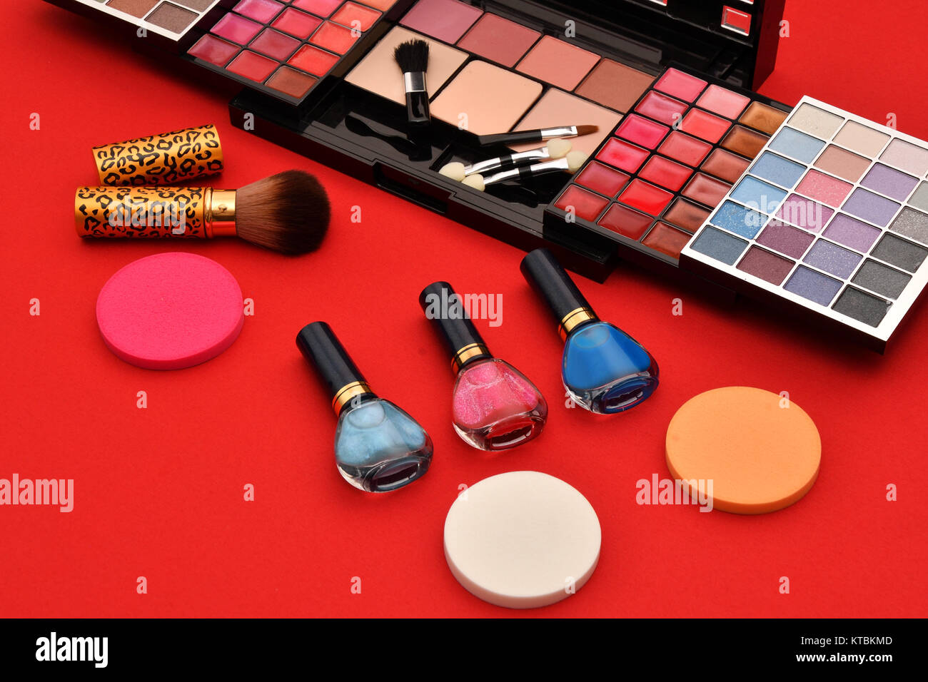 Cosmetics make up women Stock Photo - Alamy