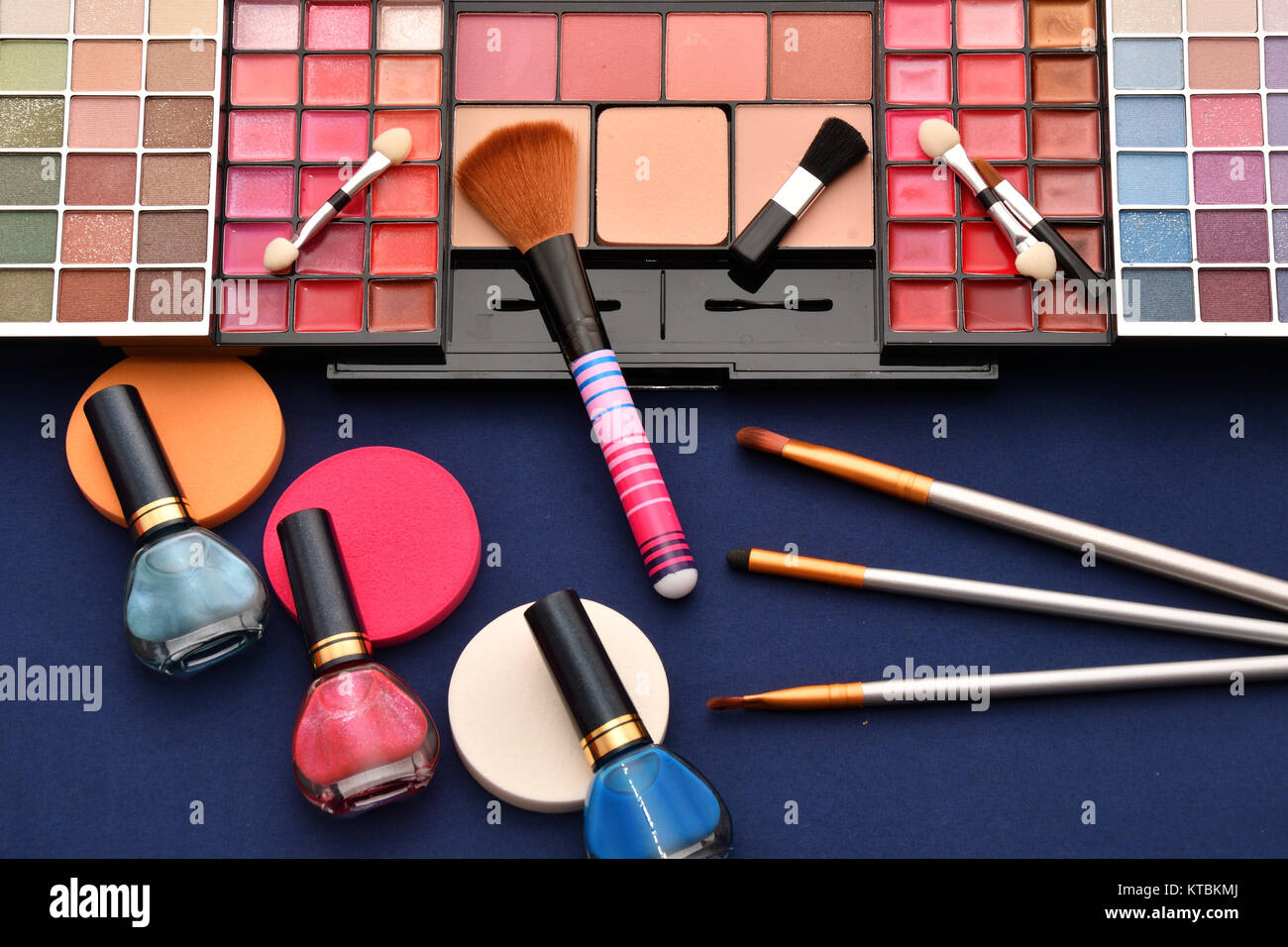 Women set up hi-res stock photography and images - Alamy