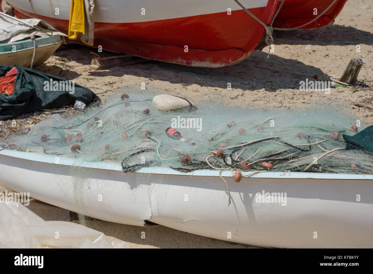 Rotten rope hi-res stock photography and images - Alamy