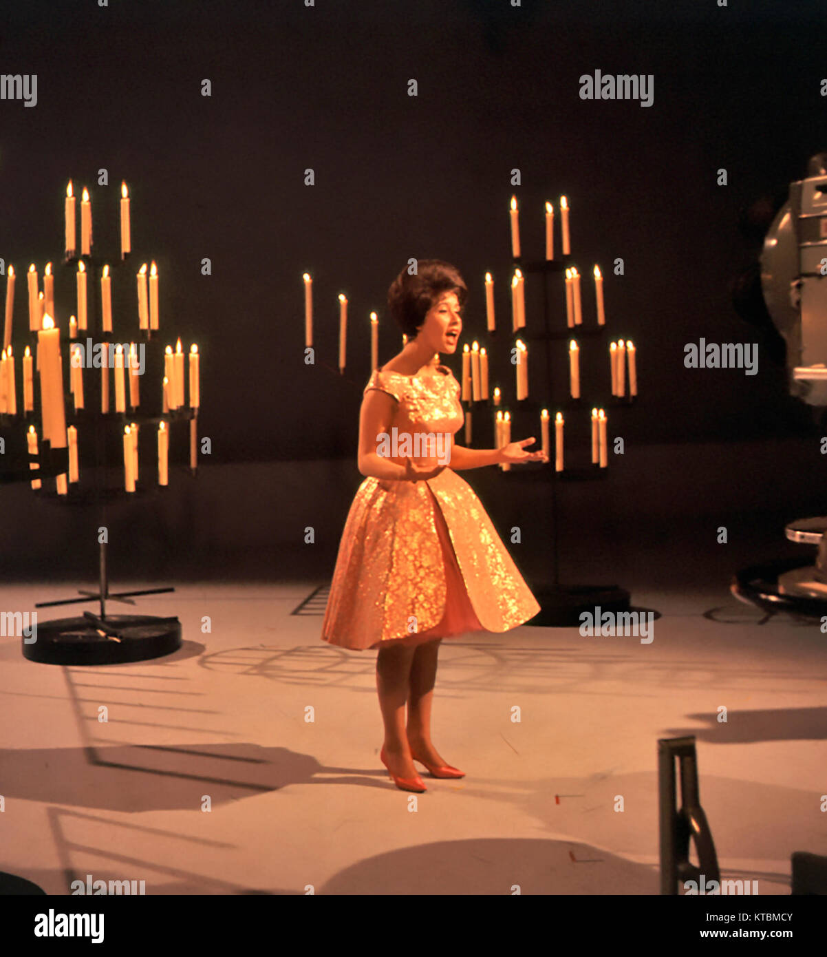 Helen shapiro 1961 hi-res stock photography and images - Alamy