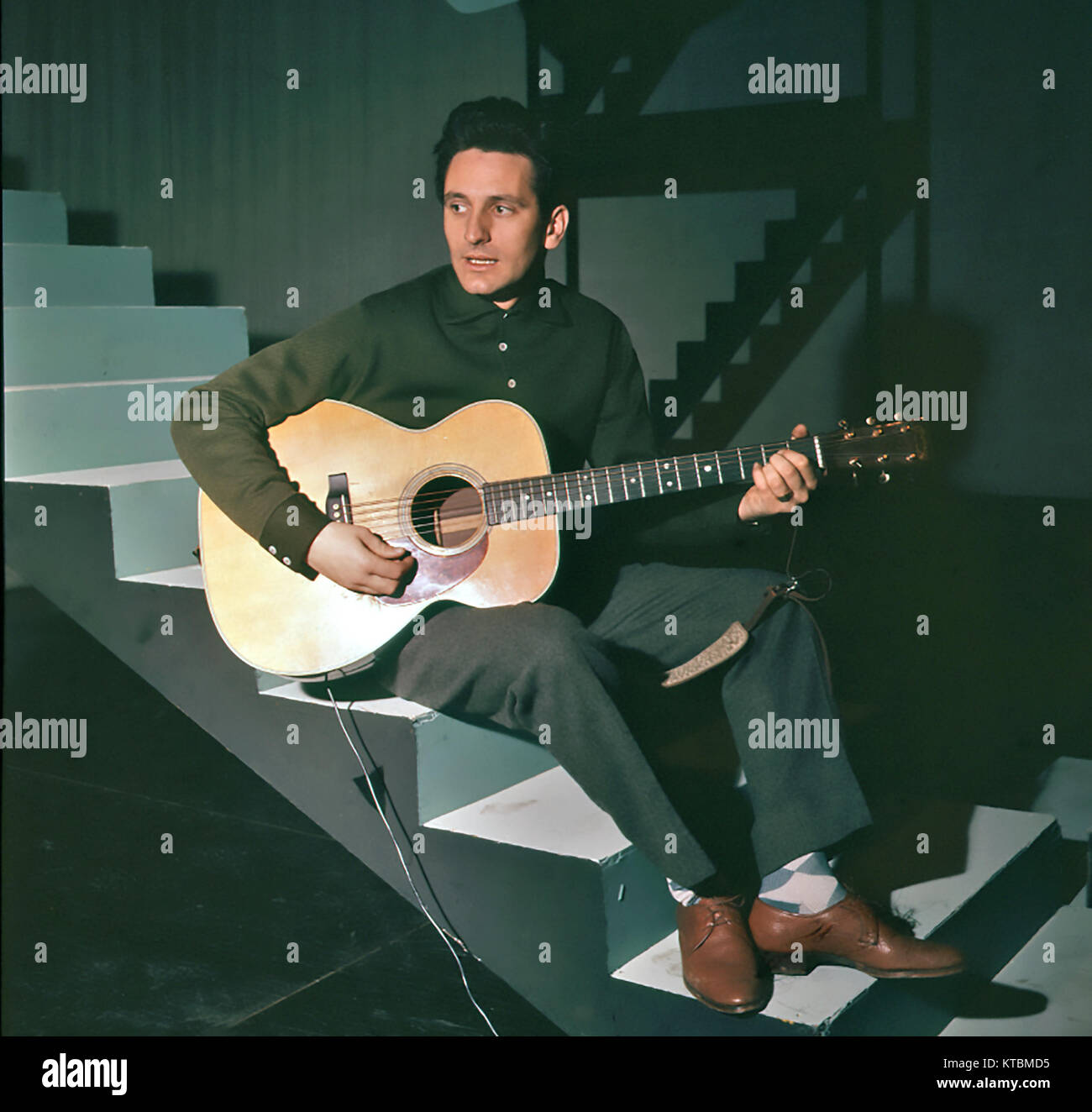 Lonnie donegan 1960s hi-res stock photography and images - Alamy