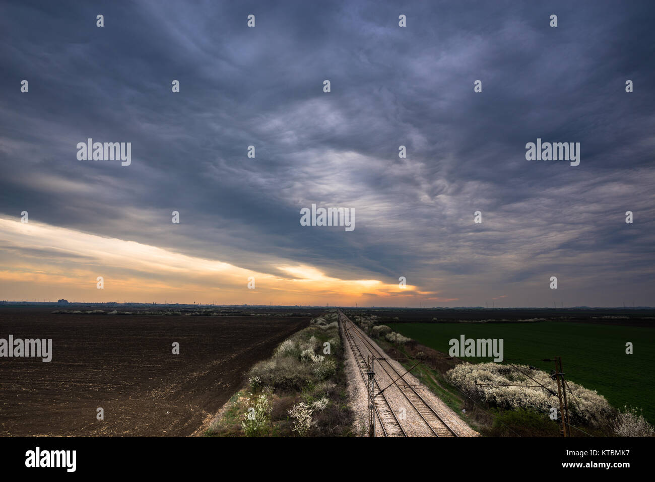 Cloudy morning in the plains Stock Photo - Alamy
