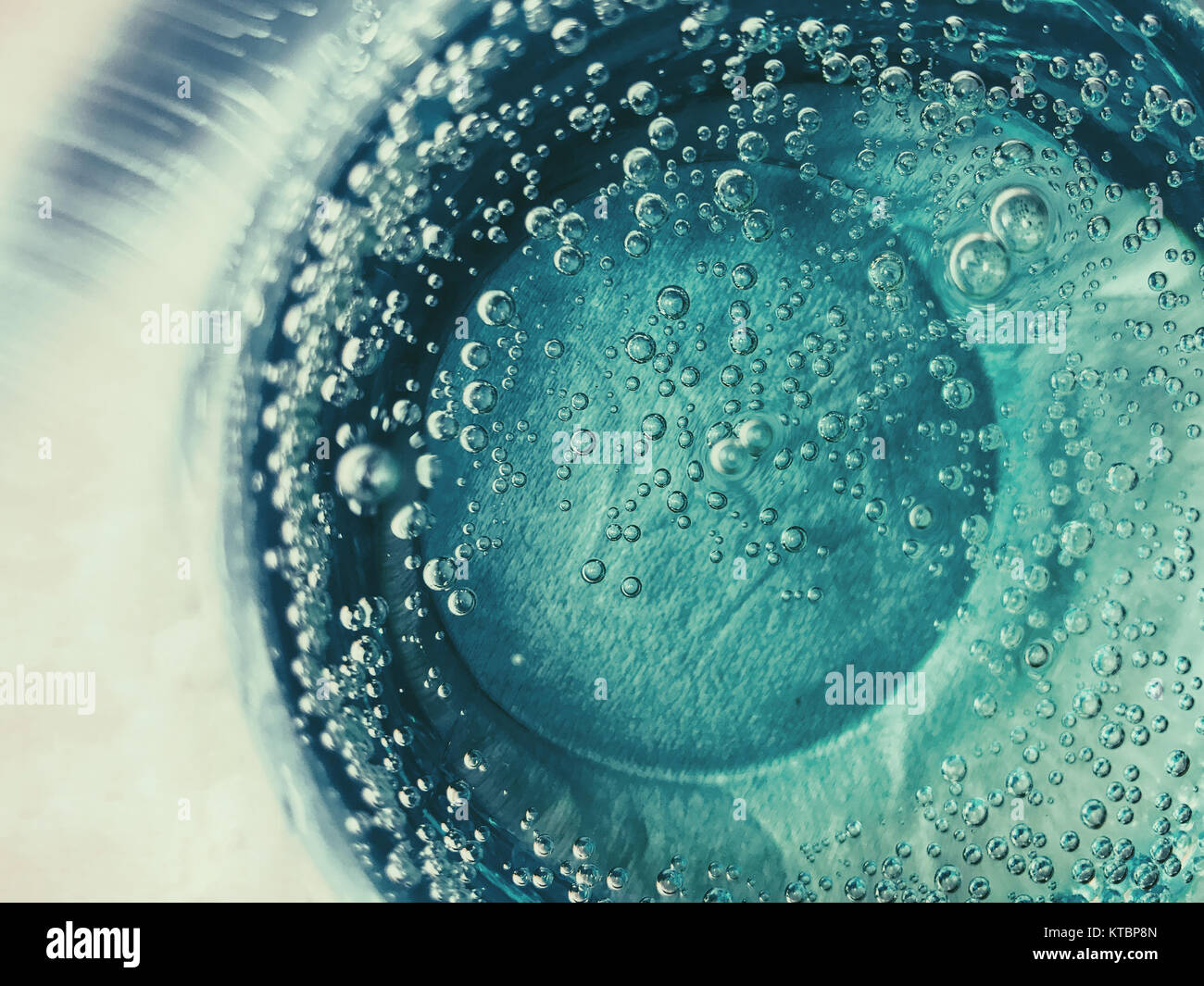 Crystal clear water with bubble Stock Photo - Alamy