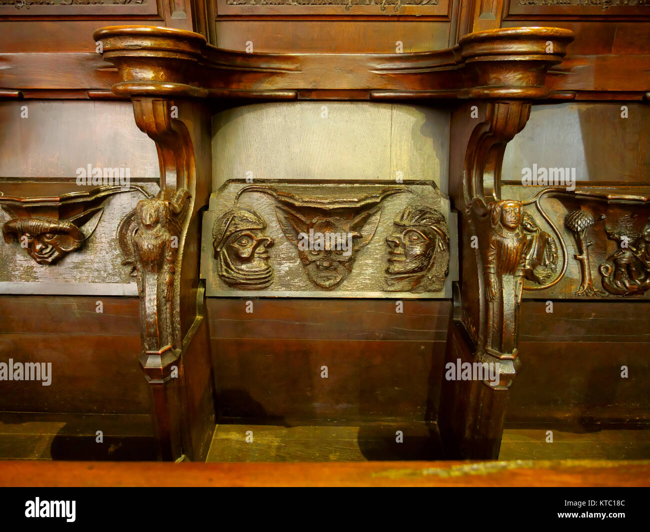 Misericords uk hi-res stock photography and images - Alamy