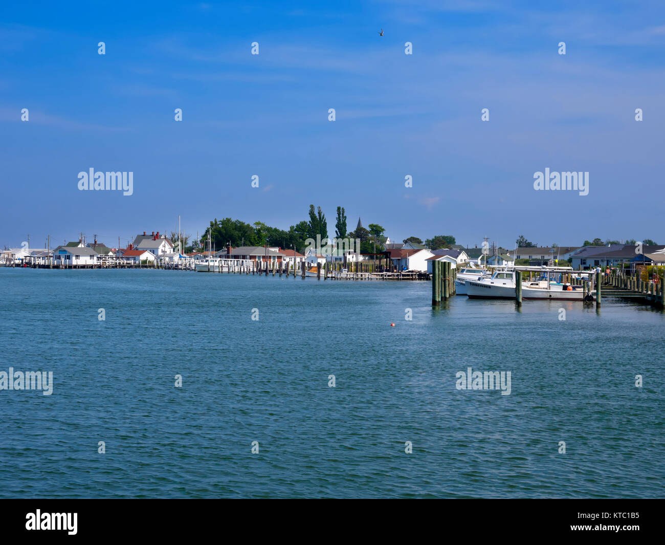 Chesapeake bay crab boat hi-res stock photography and images - Alamy