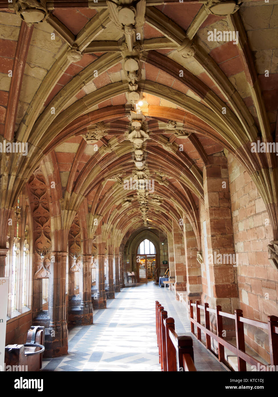 Cloisters, Worcester Cathedral Stock Photo - Alamy