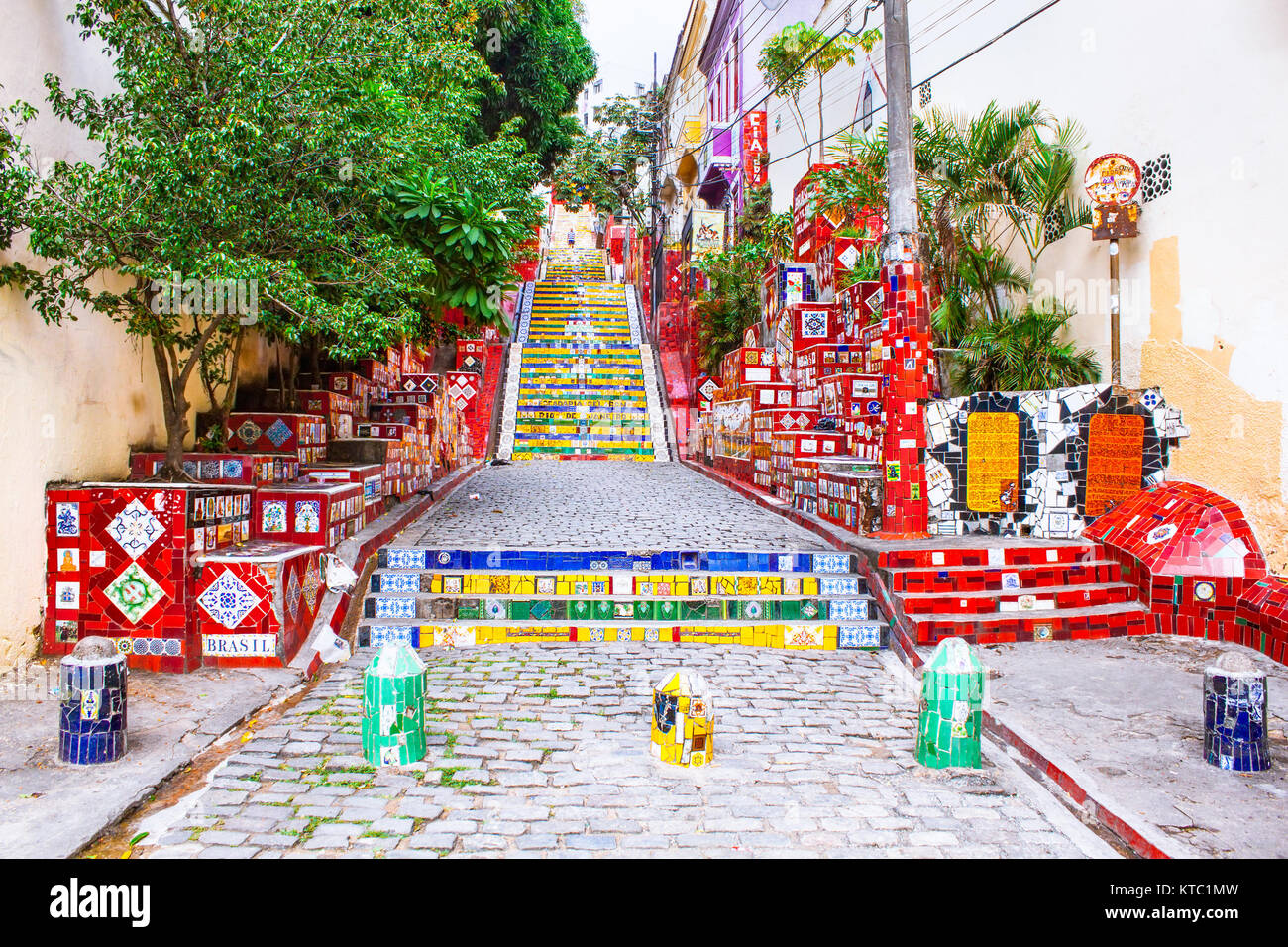 RIO DE JANEIRO, BRAZIL - APRIL 23, 2015: Escadaria Selaron famous ...