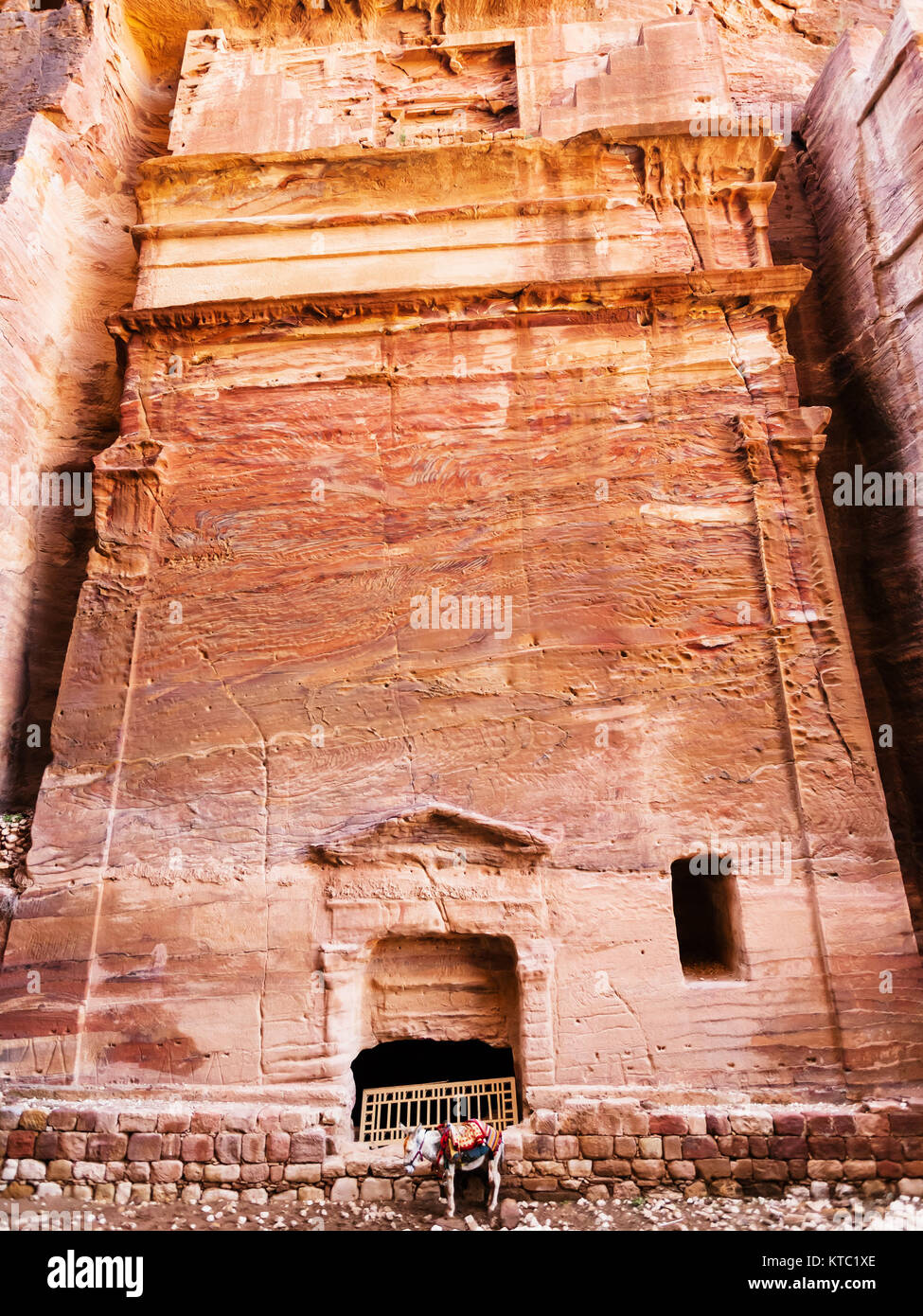 ancient nabataean tomb in Petra town Stock Photo - Alamy
