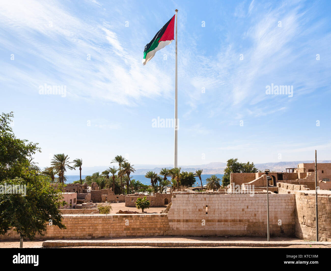 Flag of Arab Revolt over Mamluk Castle in Aqaba Stock Photo - Alamy