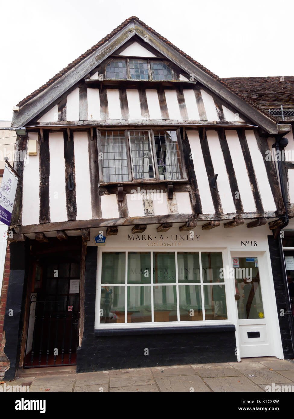 Timber frame building hi-res stock photography and images - Alamy