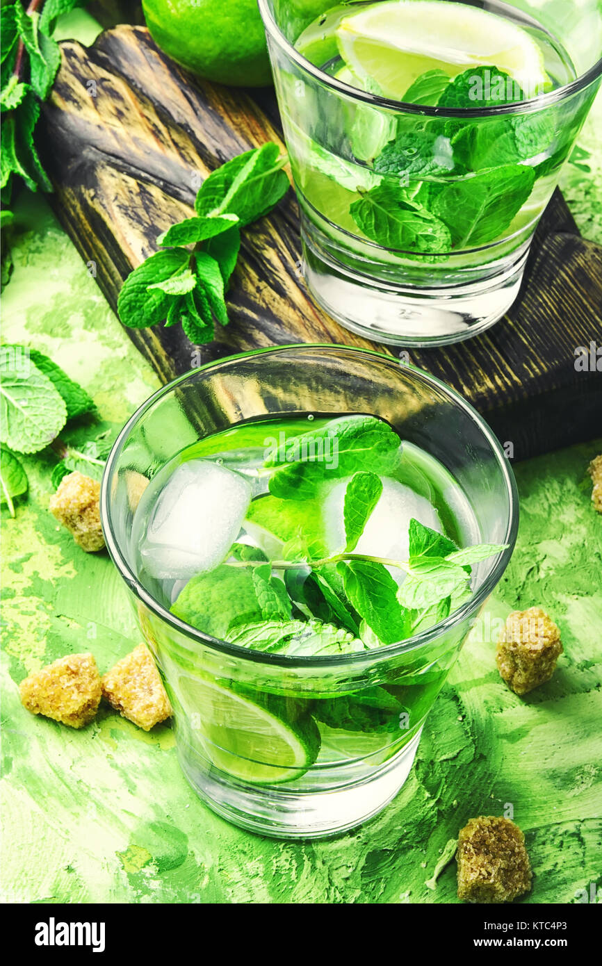 Delicious refreshing drink with lime and mint Stock Photo - Alamy