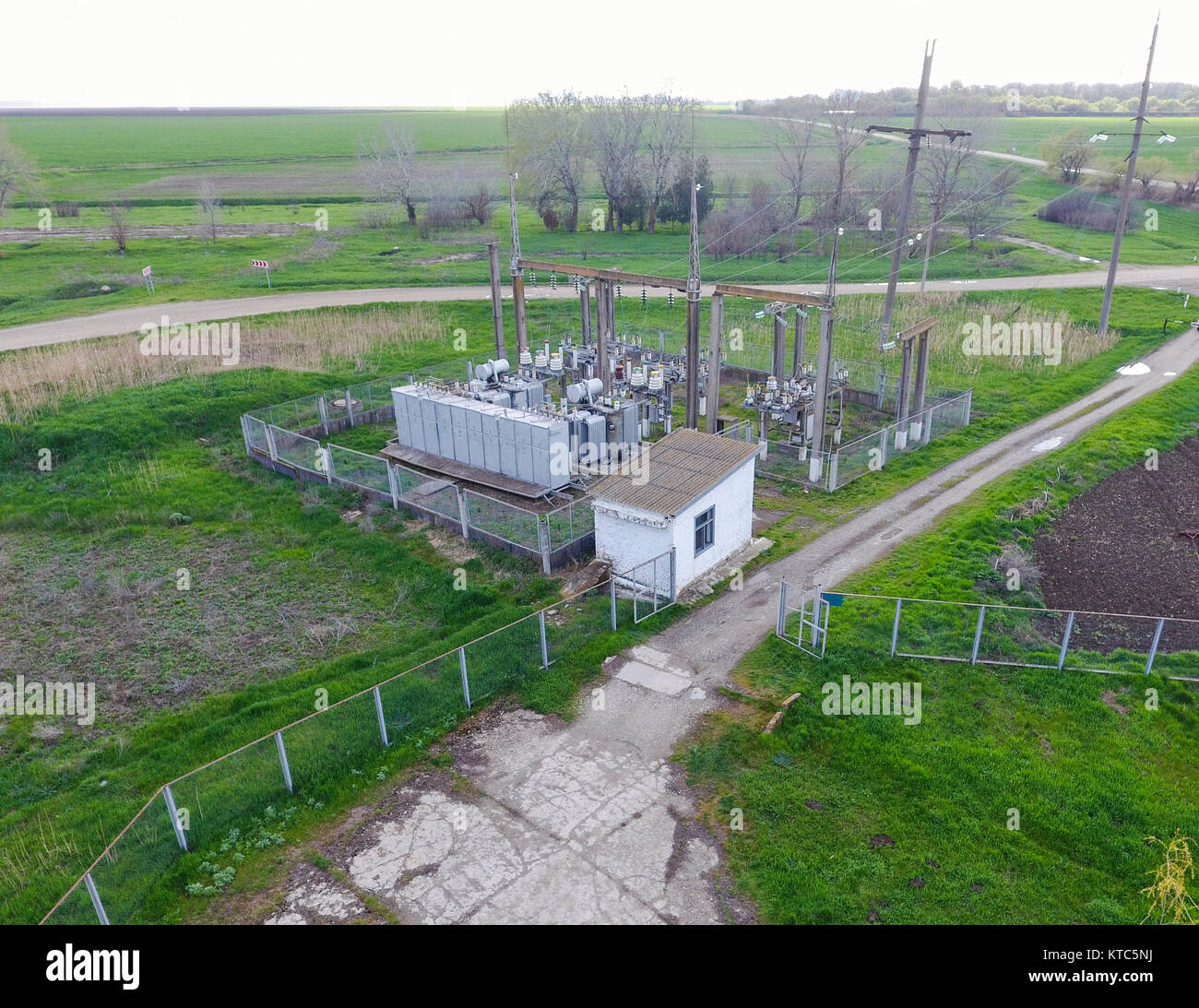 High voltage transmission failure hi-res stock photography and images ...