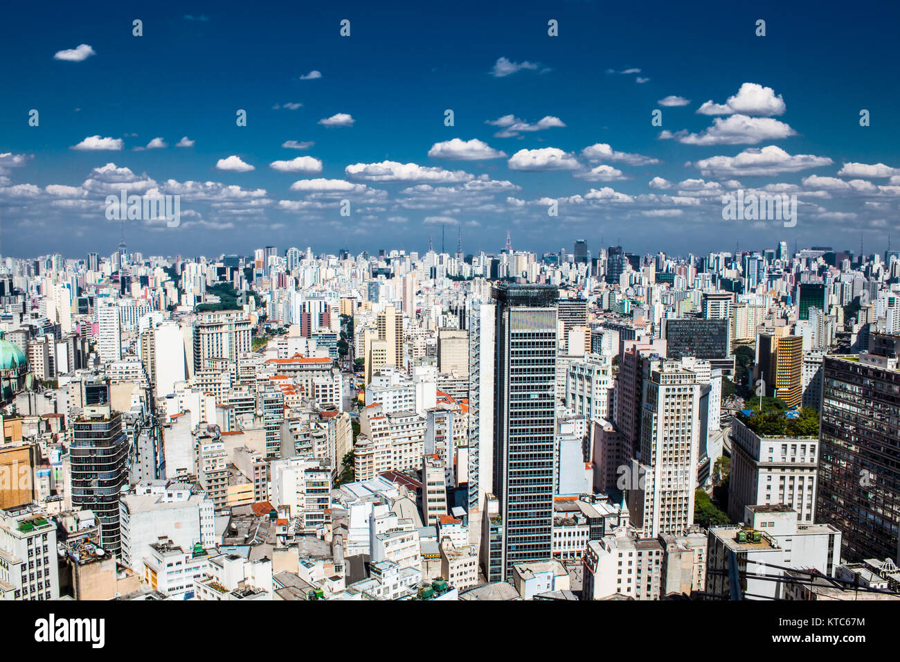 Beautiful skyscraper in centre aerial hi-res stock photography and ...