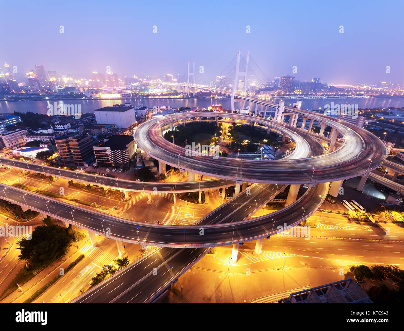 Busy road junction hi-res stock photography and images - Alamy