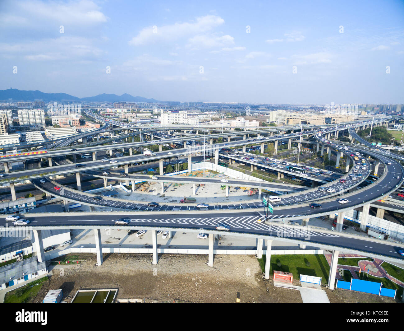 Busy road junction hi-res stock photography and images - Alamy