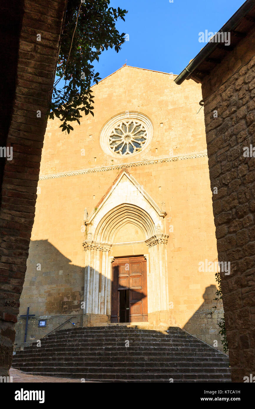 Monticchiello church tuscany hi-res stock photography and images - Alamy
