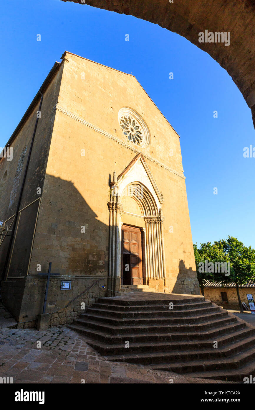 Monticchiello church tuscany hi-res stock photography and images - Alamy