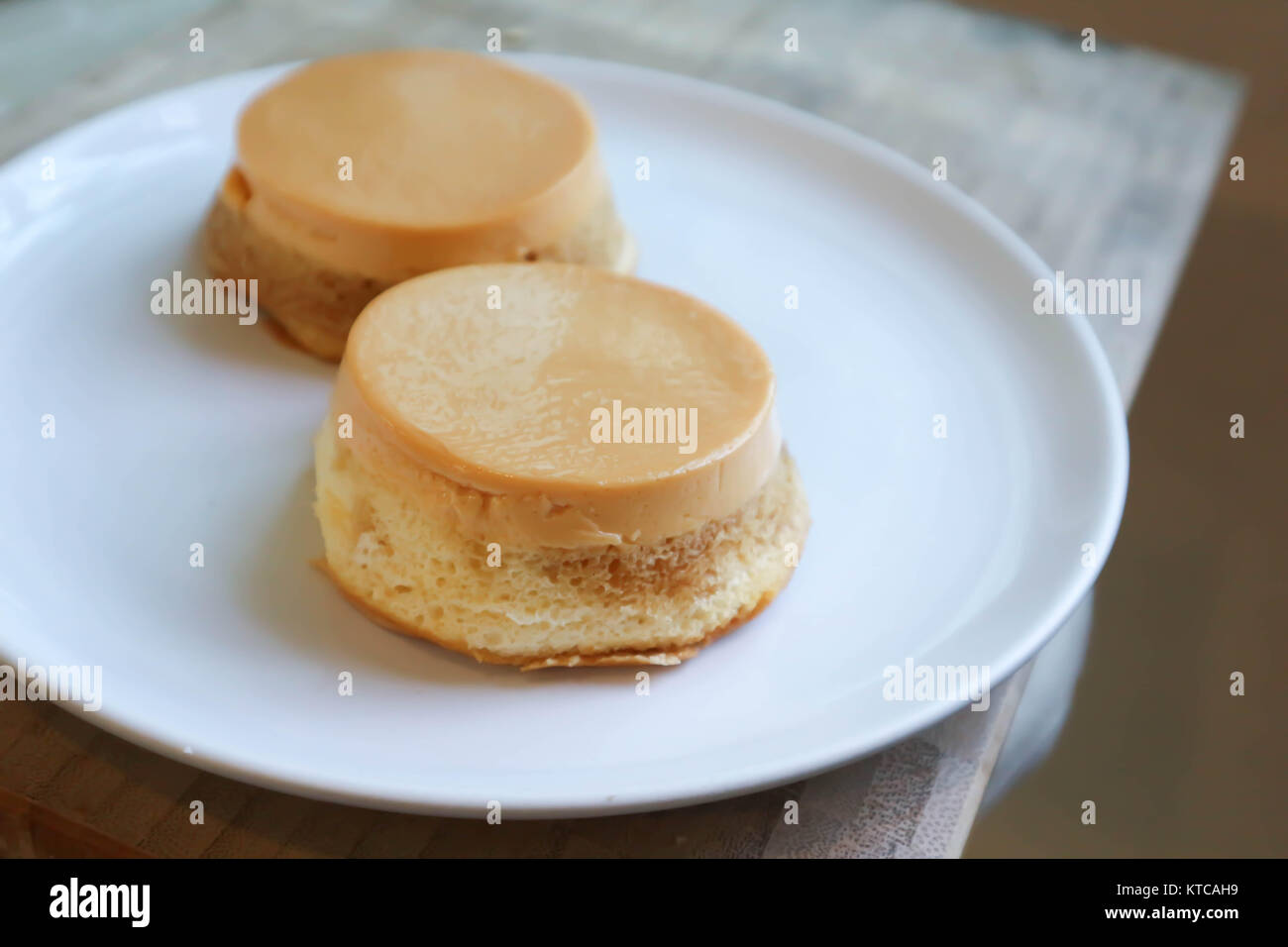 custard topping, dessert or custard cake,cake Stock Photo - Alamy