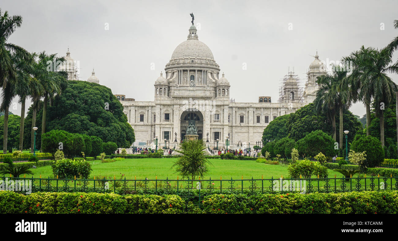 The victoria memorial is a large marble building in kolkata hi-res ...