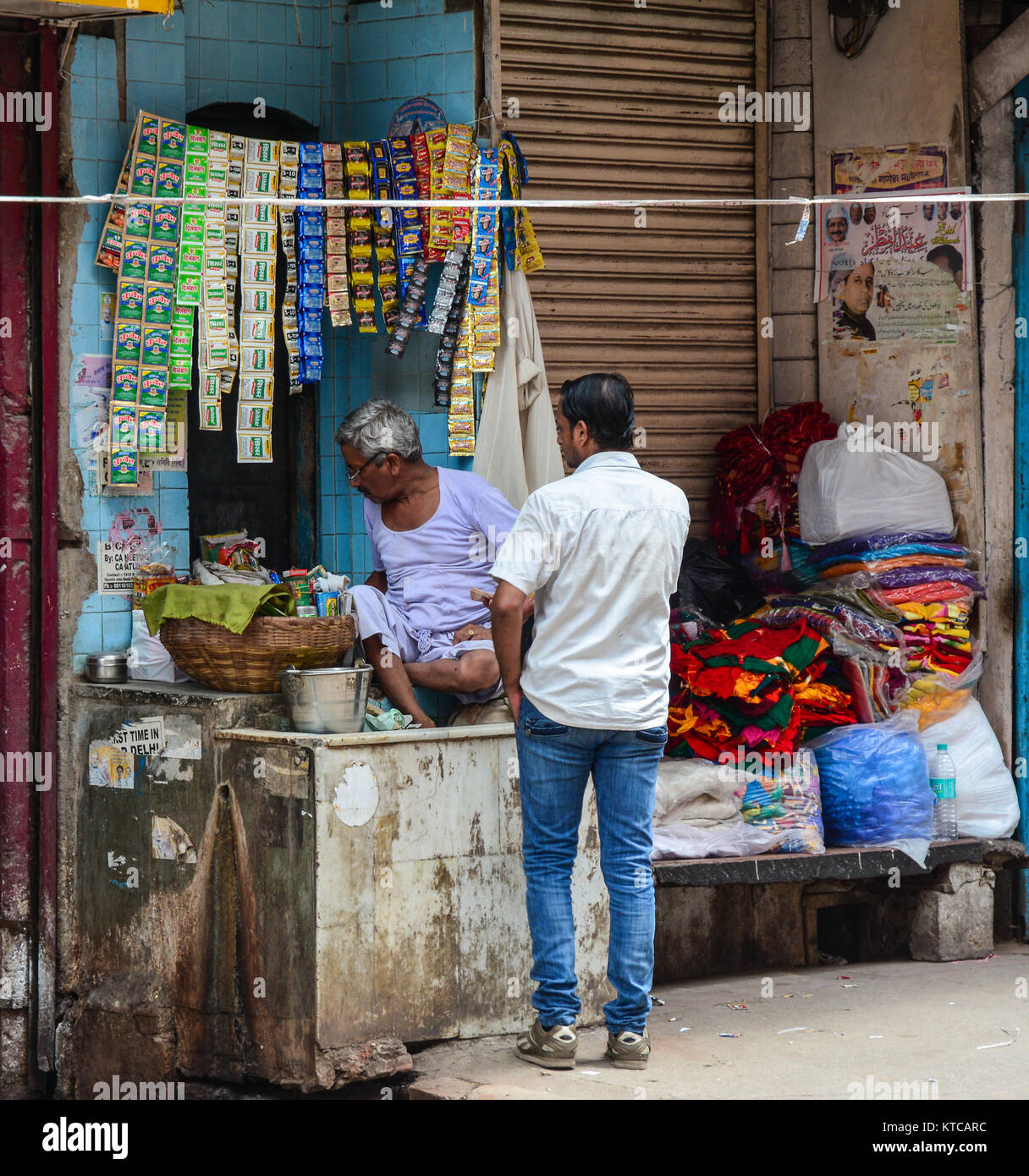 Old delhi delhi india indian slums delhi slums hi-res stock photography ...
