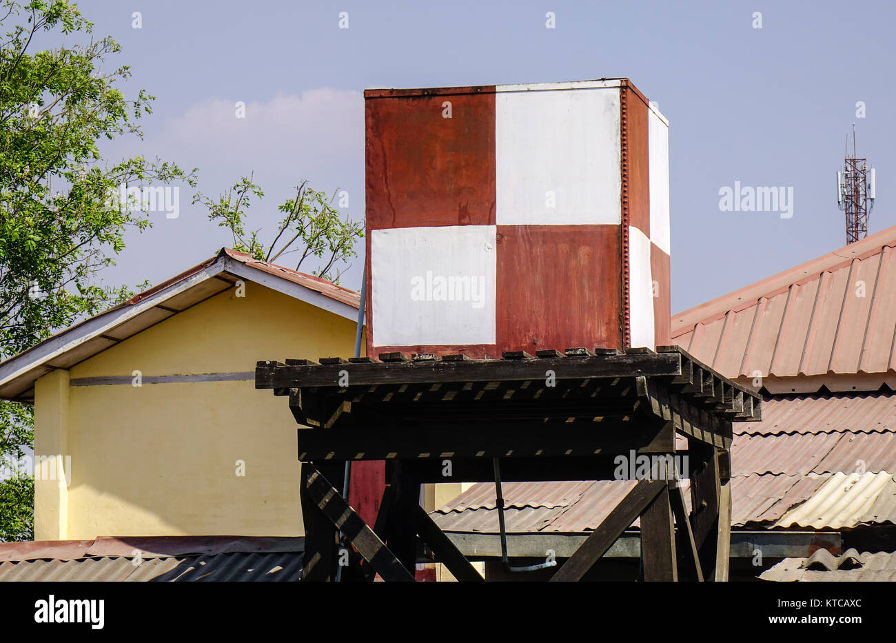 Water basin at the old house in Pyin Oo Lwin, Myanmar Stock Photo - Alamy