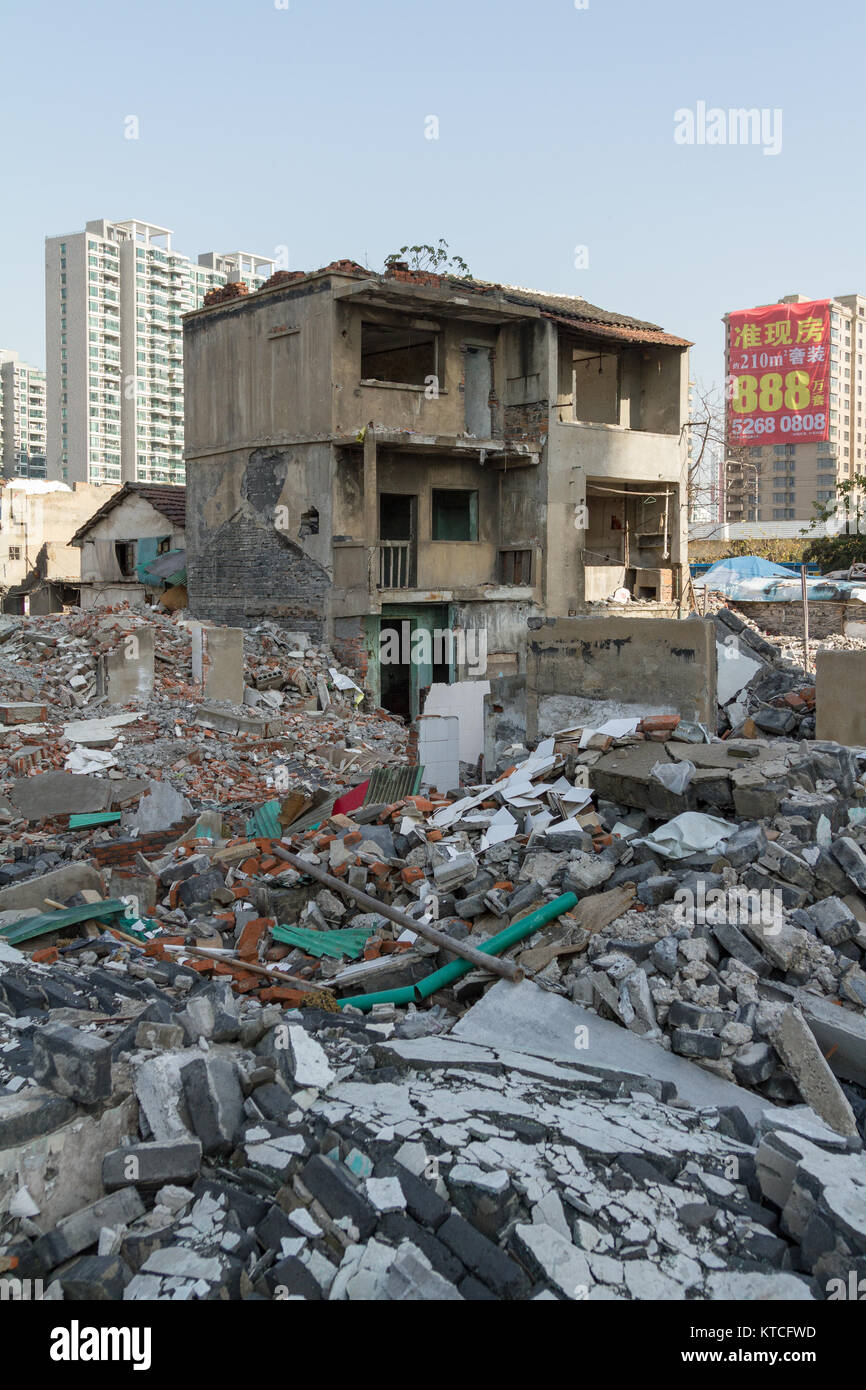 Knocked down building hi-res stock photography and images - Alamy