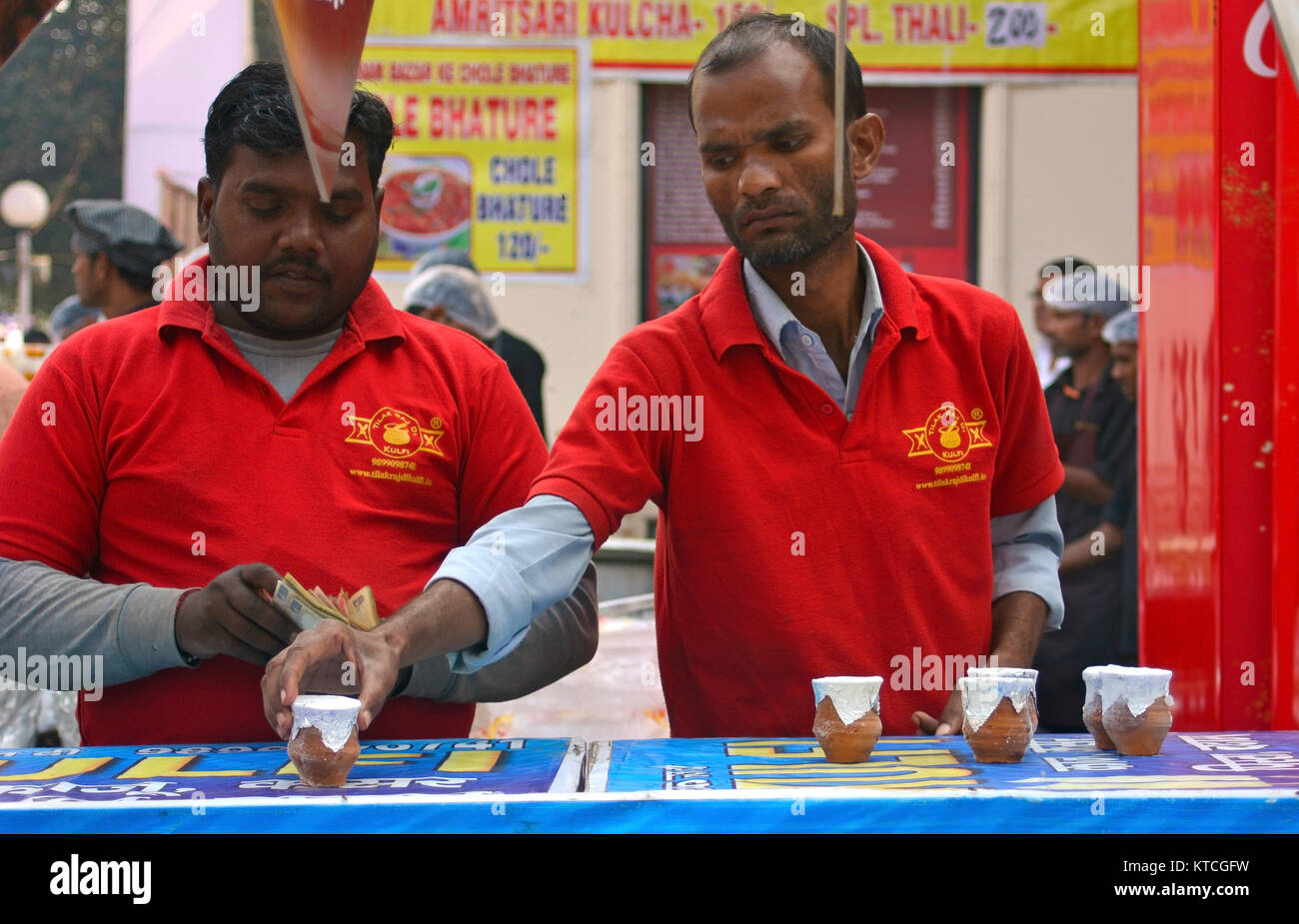 Ice cream stall hi-res stock photography and images - Alamy