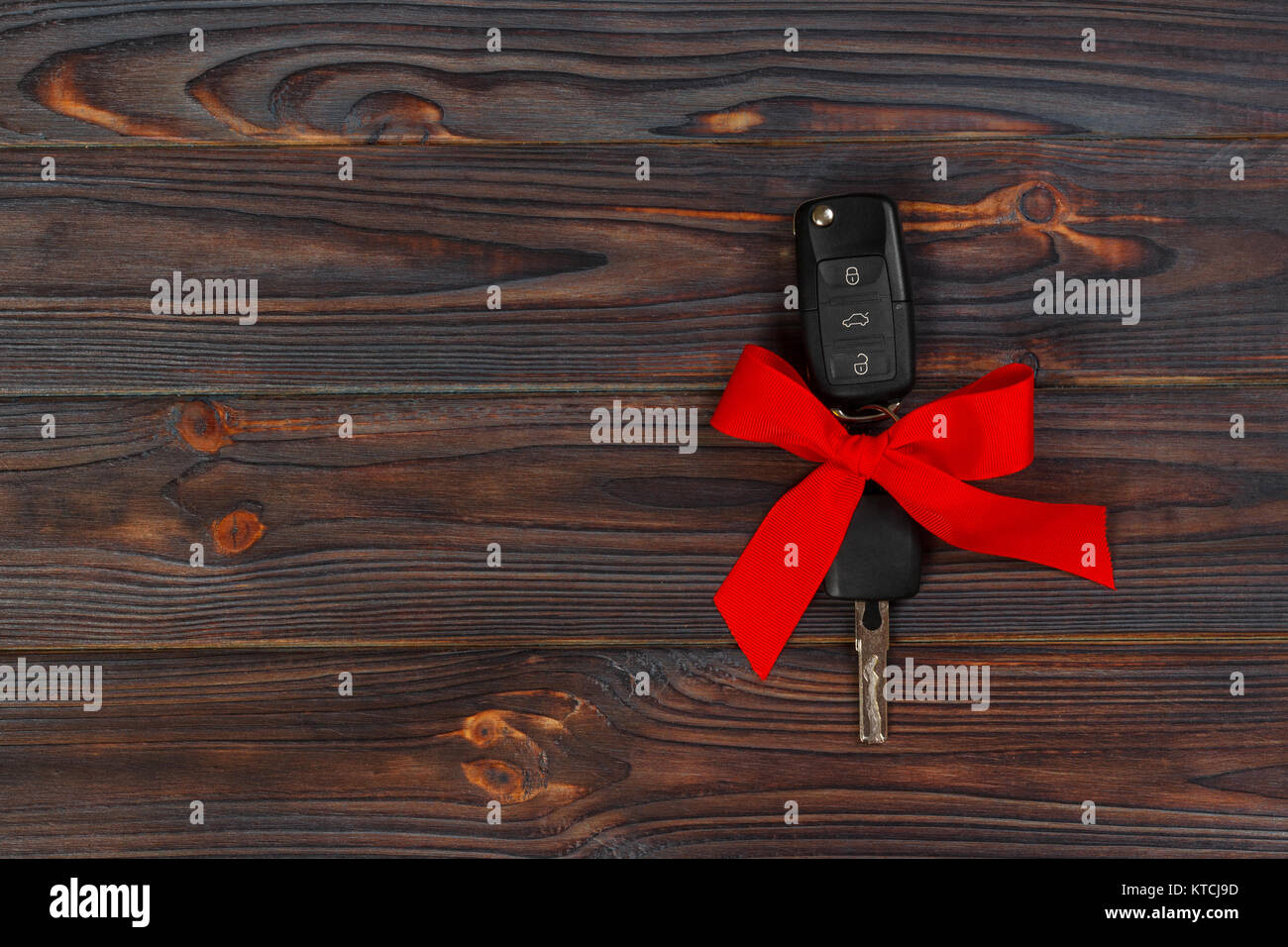 Ride on car bow hi-res stock photography and images - Alamy