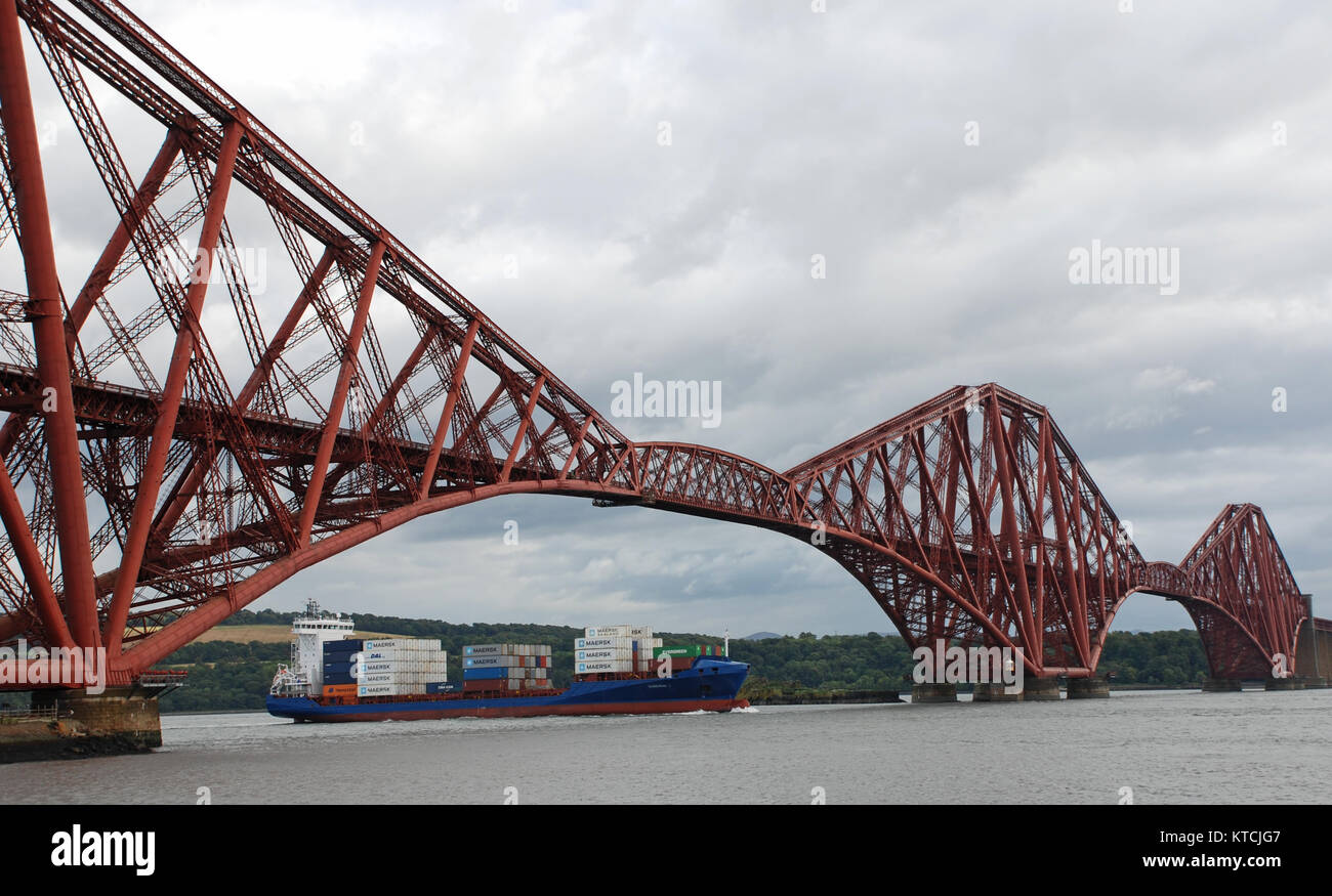 Forth Rail Bridge Edinburgh Stock Photo - Alamy
