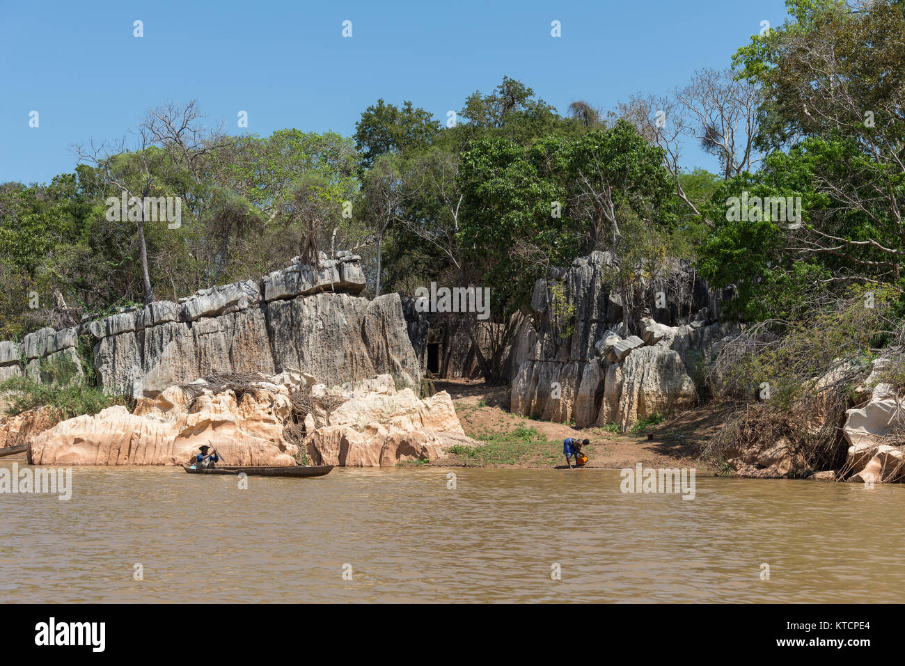 Local Malagasy people lives along the Manambolo River running through ...