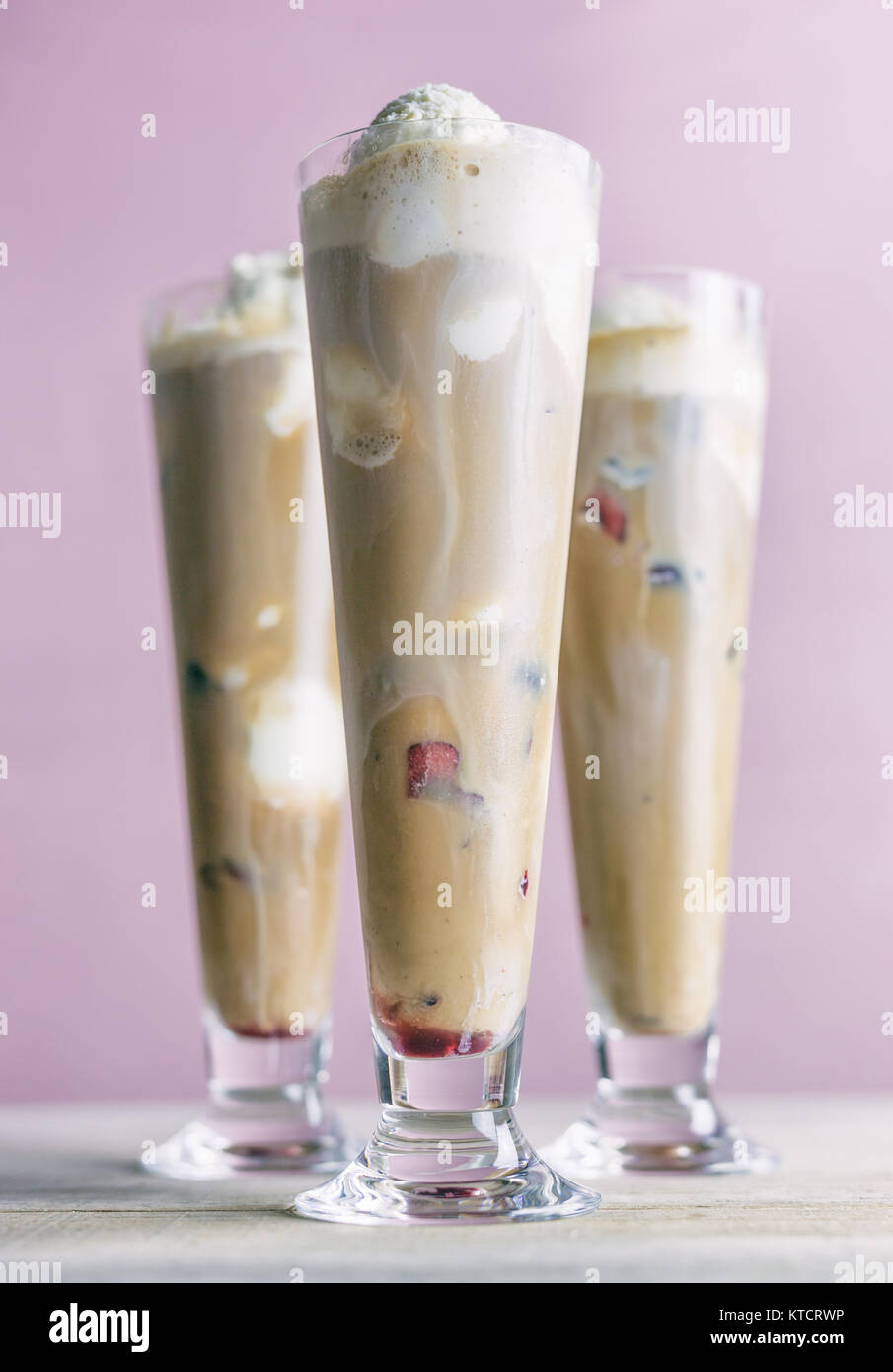 Root beer floats hi-res stock photography and images - Alamy