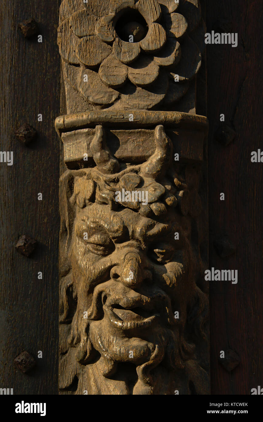 Devil wood carving hi-res stock photography and images - Alamy