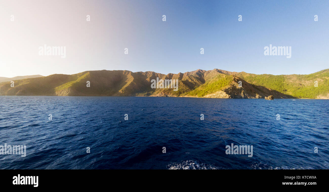 Water edges hi-res stock photography and images - Alamy