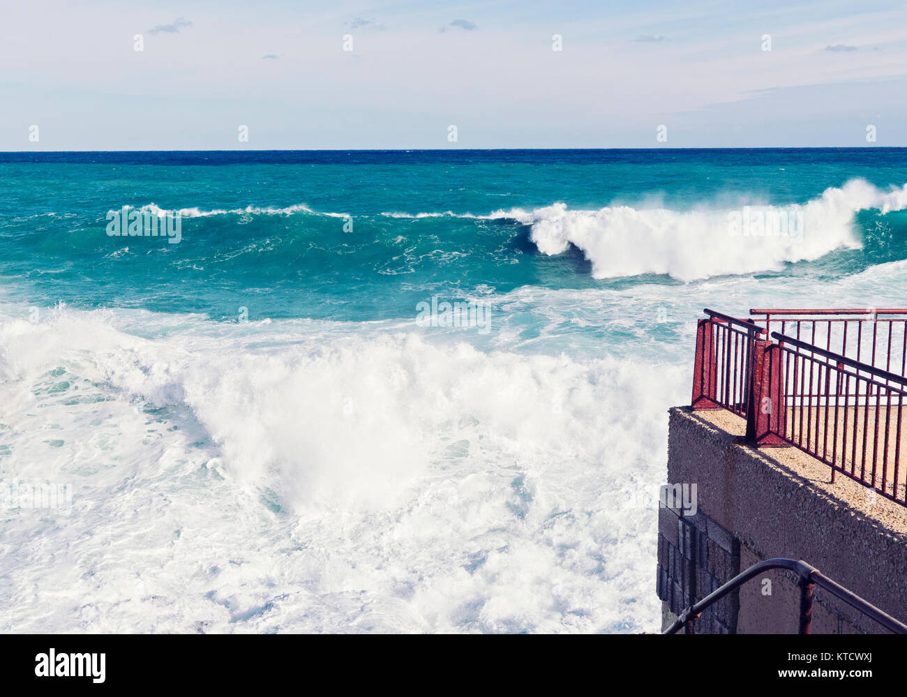 Large aquamarine wave on sea Stock Photo - Alamy