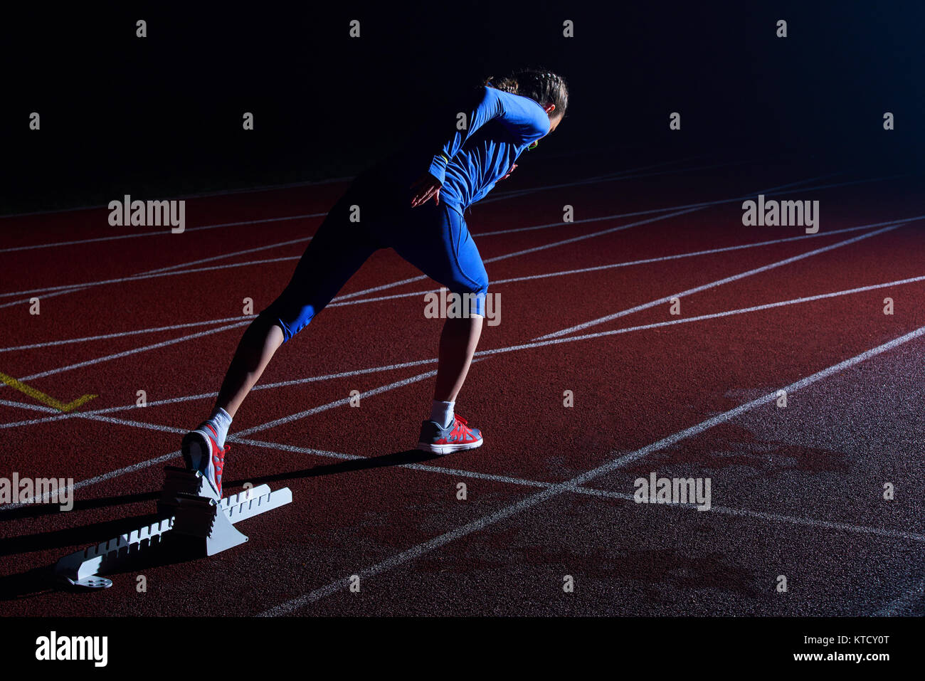 Teenage athlete running on track hi-res stock photography and images ...